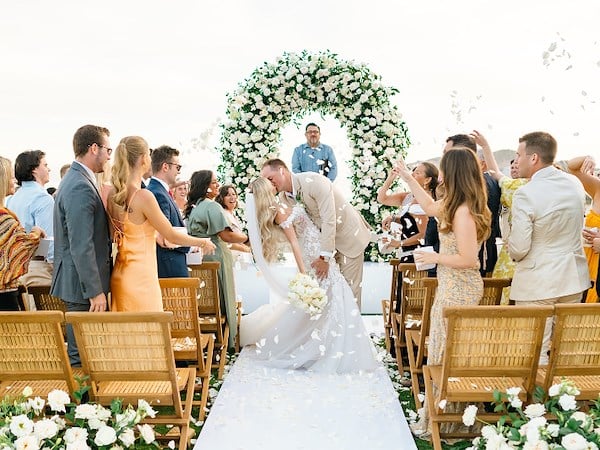 Boda íntima vs. boda grande: ¿Cuál es la correcta para ti?