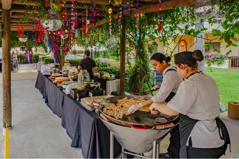 A Hindu destination wedding in Mexico: Akinchita & Akshar's story at ...